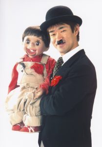敬老会 余興の芸人の依頼は、元介護福祉士のMr.チョップリンのマジックショー – Mr．チョップリン出張マジックショー